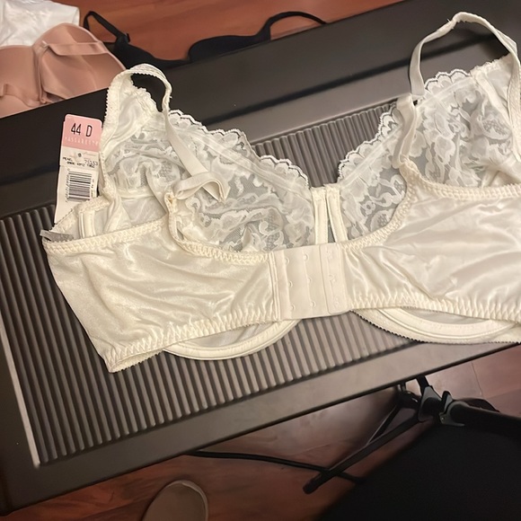 vassarette | Intimates & Sleepwear | Vasserette Pearl White Satin ...